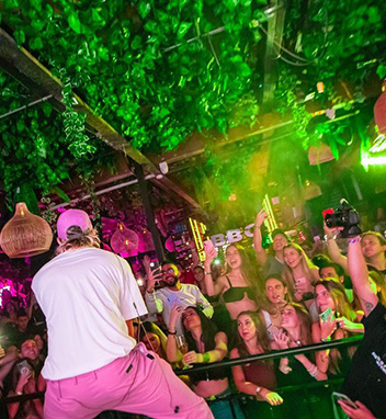 Tikipal - Bambule Bar - bogota